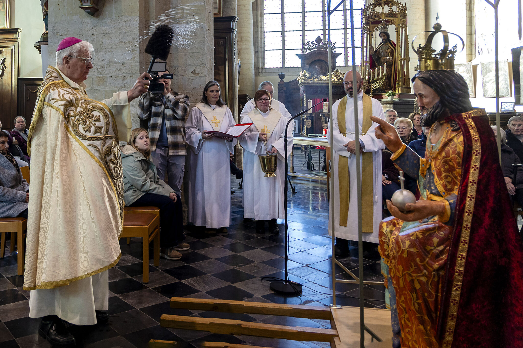 Zegening nieuw beeld van de Goddelijke Zaligmaker – Kerk Tienen